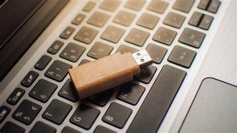 Journalists Targeted By Usb Drives That Explode When Inserted Into Pcs Pcmag
