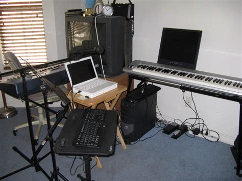TheKeyStation MIDI Keyboard Connects To Whichever Computer It