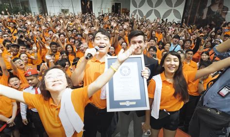 Video Uncle Roger Introduces Fiancée Sabrina In New Restaurant Video