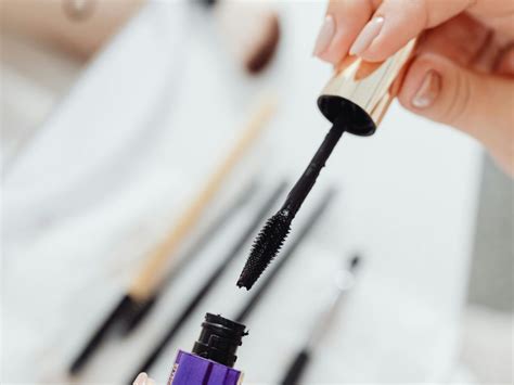 Помилки які краще не робити під час купівлі туші для вій на що звернути увагу щоб не