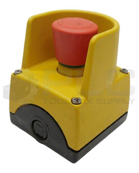 Siemens 3sb3801 0ef3 Emergency Button Push Twist Plc Toolbox Supply