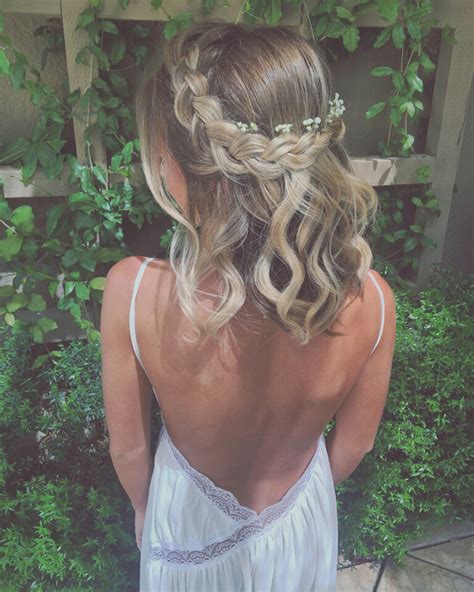 Homecoming Hairstyles For Every Hair Type In