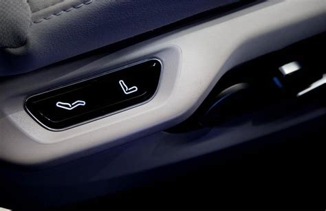 探究113°的魅力，业界首款零重力座椅让问界m7引领二排舒适空间搜狐汽车搜狐网