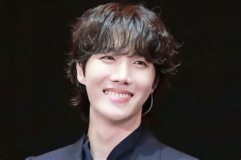 Rayakan Ulang Tahun J Hope Bts Donasikan 200 Juta Won Untuk Fasilitas