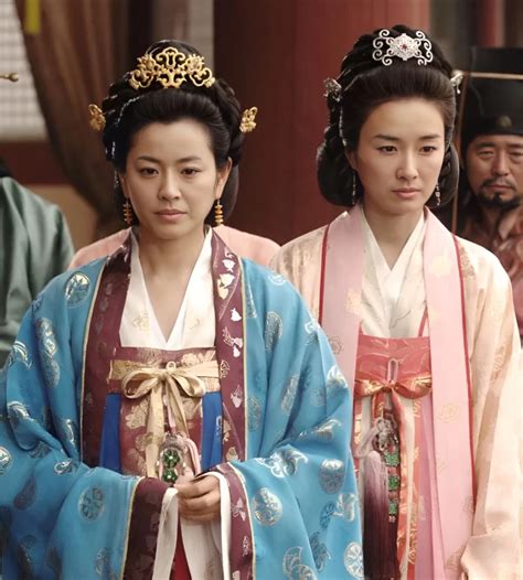 تیپ و استایل متفاوت بانو چویی جواهری در قصر این همه تفاوت از تلویزیون