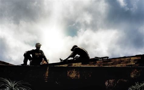 Kuli Jawa Rapi Hasilnya Rapi Walau Kerap Berisik Ketika Bekerja