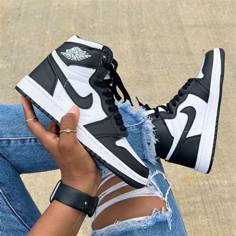 Pin By Roxana Valenzuela On Sneakers Cute Nike Outfits Cute Shoes