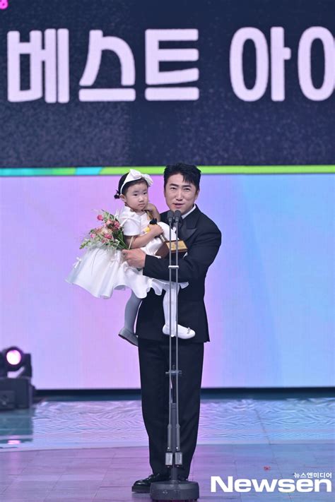 슈돌 아이들 대표 장동민 베스트 아이콘상~ Kbs 연예대상 [포토엔hd]