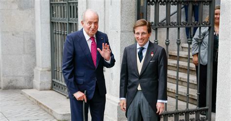 El Rey Juan Carlos Llega A La Boda De José Luis Martínez Almeida Con