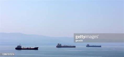 Ship Bow Wake Photos And Premium High Res Pictures Getty Images
