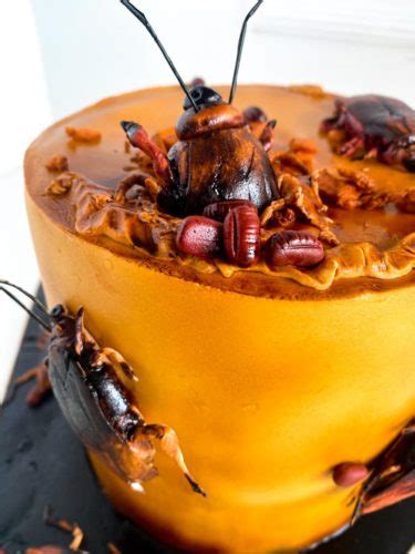 Ipis Cake Lady Netizen Makes Cockroach Themed Cake