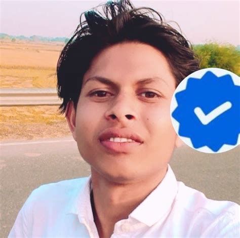 मेरी जान रात का मौसम हो नींद का किनारा हूं😘💞💞💞💞💞💞 Sujit Raj Sahu Ji