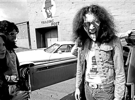 5 Amazing Photos Of Kiss Without Makeup In The 70s Rock N Roll