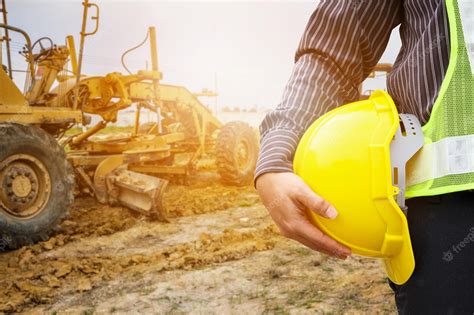 Premium Photo Asian Business Man Construction Engineer Worker With