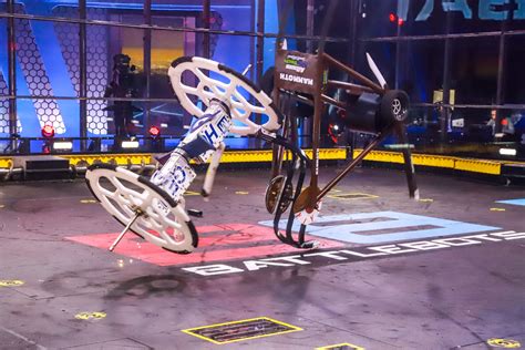 Battlebots 2020 Discovery Season 03 Fight Huge Vs Mammoth Photographer Daniel Longmire Battlebots