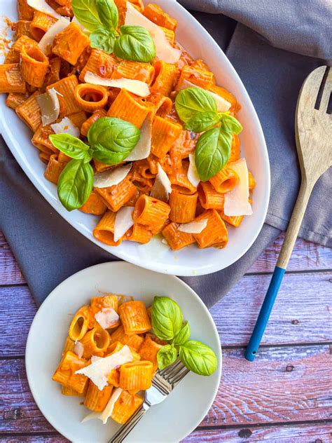 Spicy Rigatoni Vodka Recipe Copycat Carbone Weekday Pescatarian