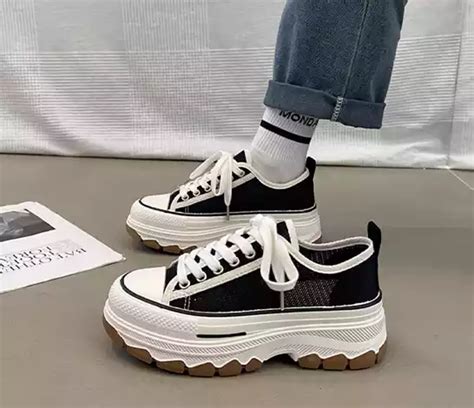 მაღალძირიანი ფეხსაცმელი Oki Ge