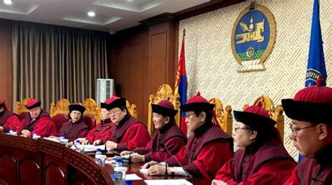 Шүүгчдийг тэтгэвэрт гаргах зохицуулалт Үндсэн хууль зөрчсөн эсэхийг хэлэлцэнэ