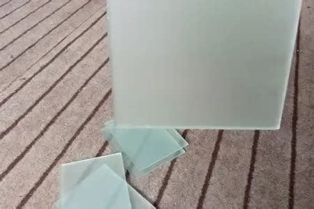 钢化磨砂玻璃价格表？钢化磨砂玻璃的功能特点？ 房天下装修知识