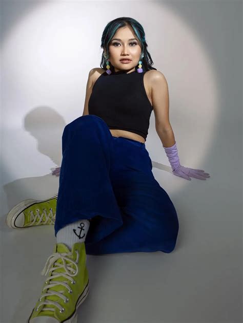 Profil Dan Biodata Riyuka Bunga Selebgram Lawak Yang Cerai Dari Heri