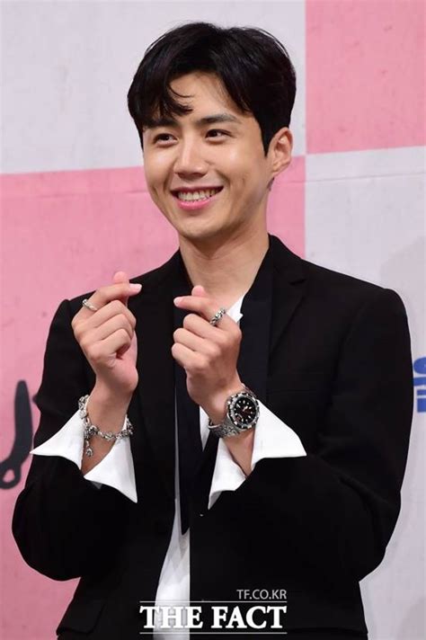 김선호 드라마에 연극까지 열일 행보 연예 기사 더팩트