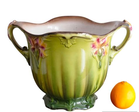 Majolika Blumenvase Im Jugenstil Signiert Und Nummeriert Kaufen Auf