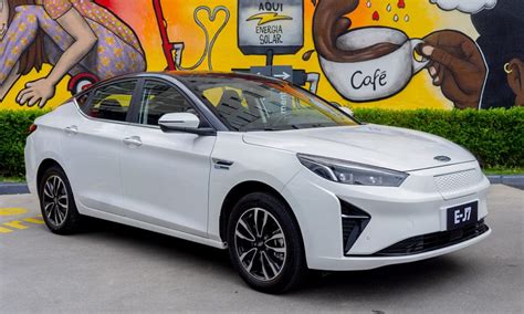 Jac Lança O Elétrico E J7 Por R 264900 Revista Carro