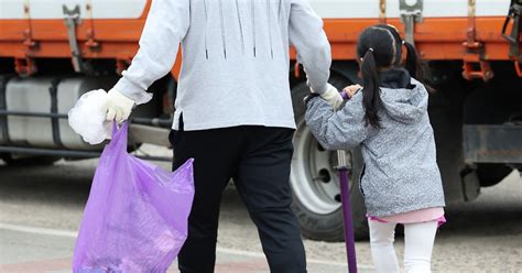 불꽃축제 쓰레기 줍는 시민들