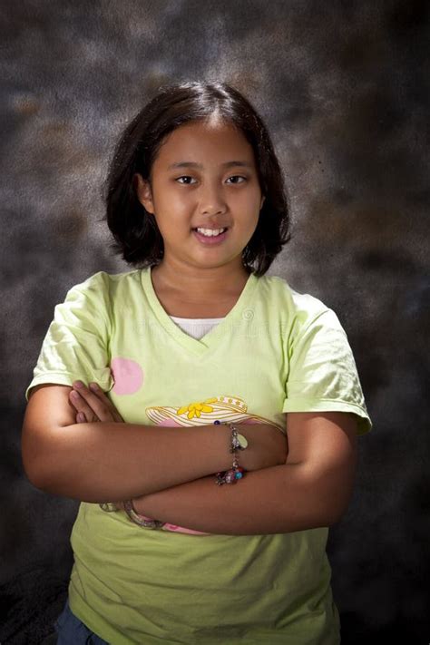 Fettes molliges Mädchen stockfoto Bild von überzeugt 28326218