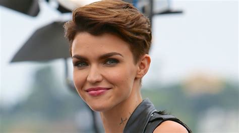 Oitnbs Ruby Rose Gets The Scare Of Her Life From Crazed Gunman Video Sheknows