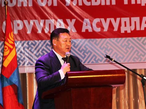 Монгол Улсын Үндсэн хуульд оруулах нэмэлт өөрчлөлтийн төслийг иргэдэд танилцууллаа