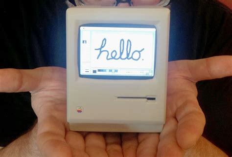 1 3 Scale Macintosh Made Using Raspberry Pi 3 5 Display