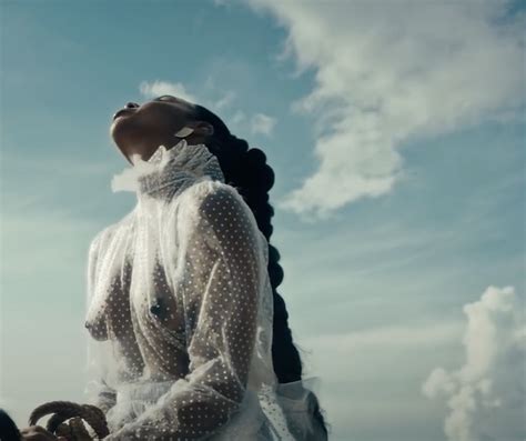 Kelly Rowland S Koffee Video Screenshots Shesfreaky