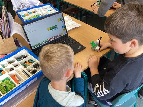 class 2 xplore workshop lego coding madras primary school