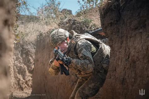 Окупанти активізувалися на двох напрямках фронту Главком