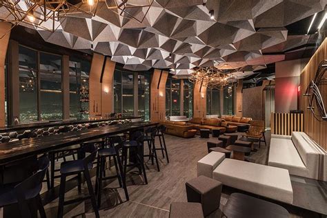 71above Opens At The Top Of Us Bank Tower Restaurants
