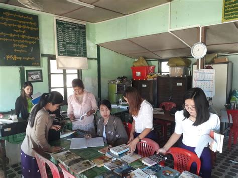 မာန်အောင်မြို့တွင် စာဖတ်ရှိန်မြှင့်တင်ရေး ရွေ့လျားစာကြည့်တိုက် Mobile Library ဖြင့် စာအုပ