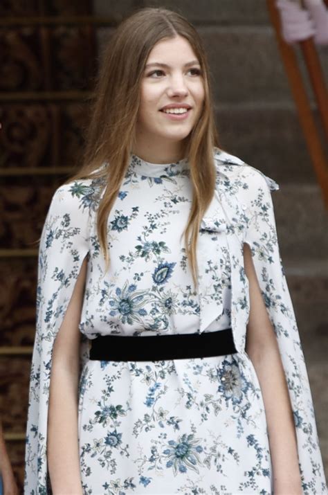 Photos How Much Does The Infanta Sofias Rented Dress Cost