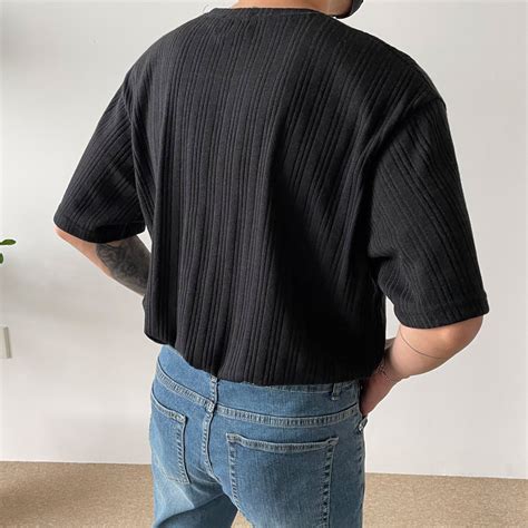 남자코디 적당한 두께감과 신축성 좋은 골지 반팔니트에요 올 여름 트랜드 반팔 니트를 놓치지 마세요