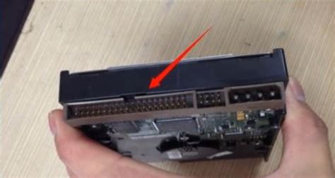 硬盘接口类型图解 装机吧