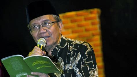 Biografi Taufiq Ismail Sudut Kerlip Blog Puisi Dan Inspirasi