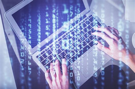 컴퓨터 및 데이터 테마 홀로그램 드로잉에서 작업하는 여성의 손을 두 번 노출합니다 맨 위 보기 기술 개념 개념에 대한 스톡 사진