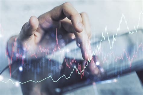 배경 연구 및 전략 개념에 디지털 태블릿에 손가락 클릭추상 창조적 인 금융 차트의 이중 노출 거래자에 대한 스톡 사진 및 기타 이미지 Istock