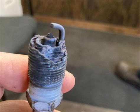 Measuring a spark plug to determine repair insert size - Help with stripped sparkplug threads ...