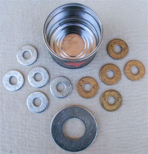 35 Tiddlywinks • Equipment Evolution North American Tiddlywinks