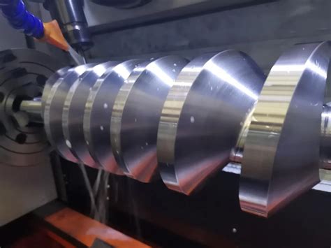 Liner Guide Rail 5 Axis CNC Screw Milling Machine Price Fanuc China CNC Machine And Milling