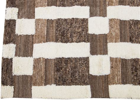 Modern Moroccan Style Wool Rug With Seamless Abstract Design In Brown