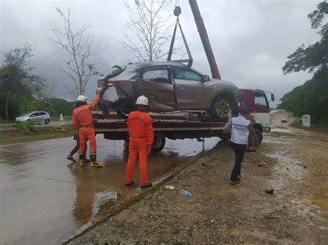 ရန်ကုန် မန္တလေးလမ်းတွင် အိမ်စီးကားတစ်စီး နောက်ဘီးကျွတ်ထွက်၍ ယာဉ်မတော