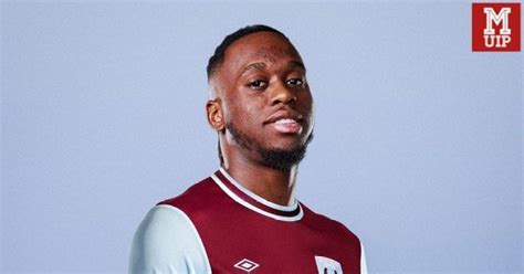 결국 ‘텐 하흐 옛 제자 데려오나···맨유 웨스트햄과 완 비사카 영입 합의 근접→최종 세부 사항 조율만 남았다