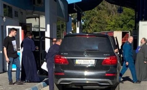 Очільника Києво Печерської лаври затримали на кордоні з підозрою у контрабанді Вечірній Київ